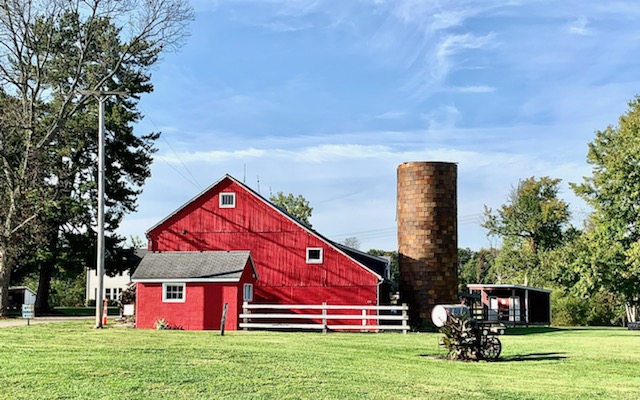 Ole Red Barn - Hanover, IN